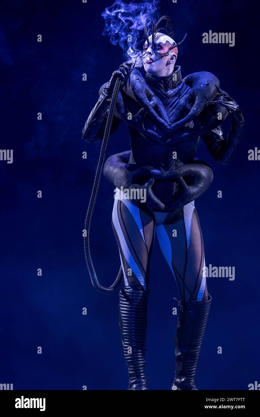 Alice, eine Pop Opera nach Lewis Carroll am Staatstheater Cottbus DEU ...