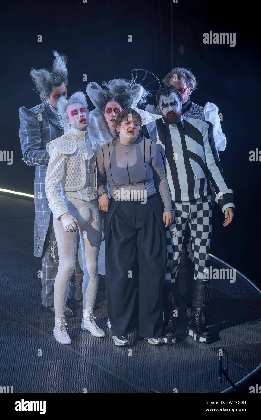 Das tanzende haus hi-res stock photography and images - Alamy