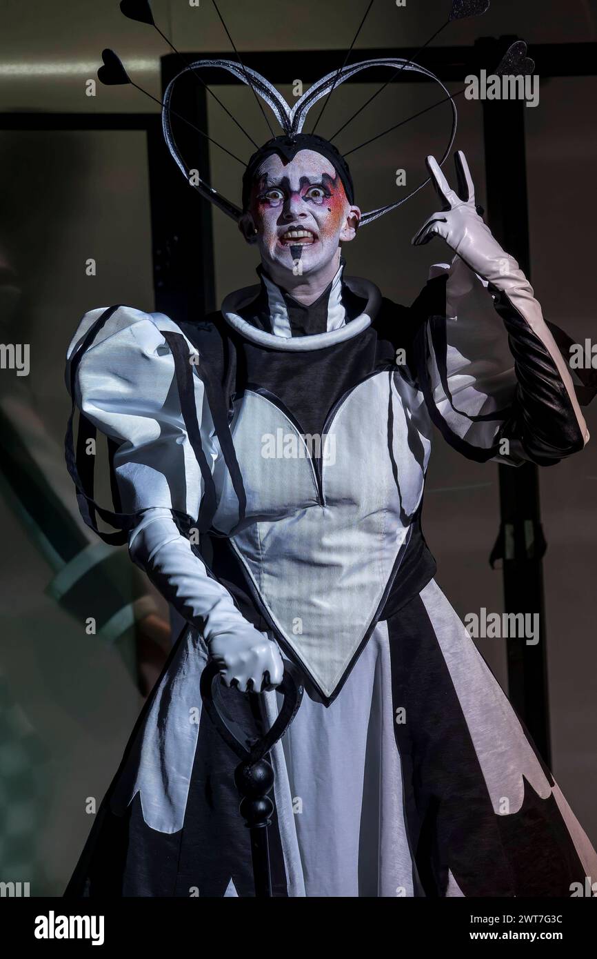 Das tanzende haus hi-res stock photography and images - Alamy