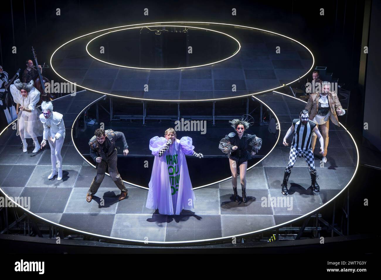 Das tanzende haus hi-res stock photography and images - Alamy