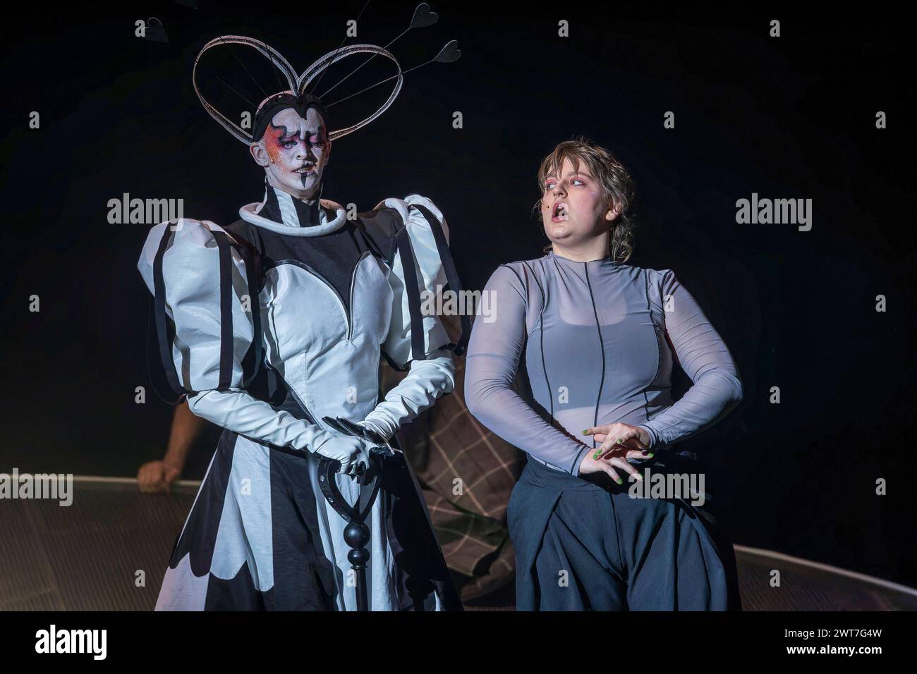 Alice, eine Pop Opera nach Lewis Carroll am Staatstheater Cottbus DEU ...
