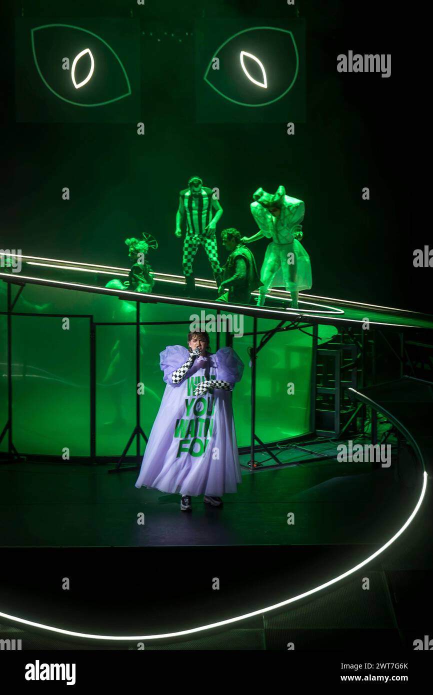 Alice, eine Pop Opera nach Lewis Carroll am Staatstheater Cottbus DEU ...