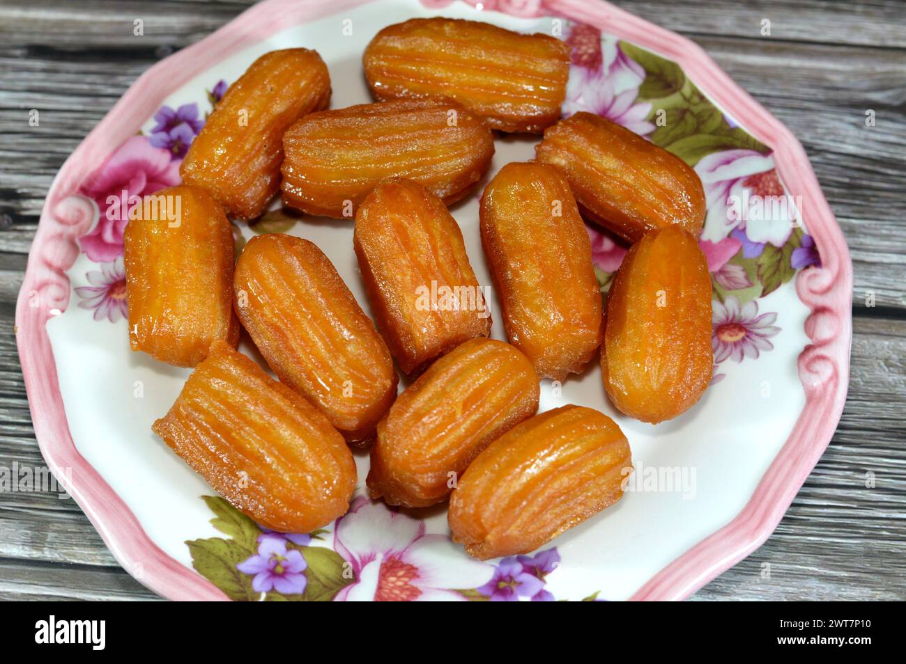 Balah el Sham or Egyptian Choux Pastry, very popular Ramadan month ...