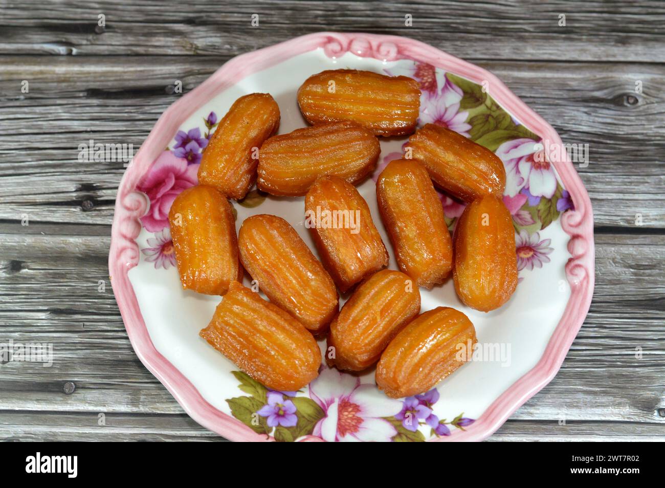 Balah el Sham or Egyptian Choux Pastry, very popular Ramadan month ...