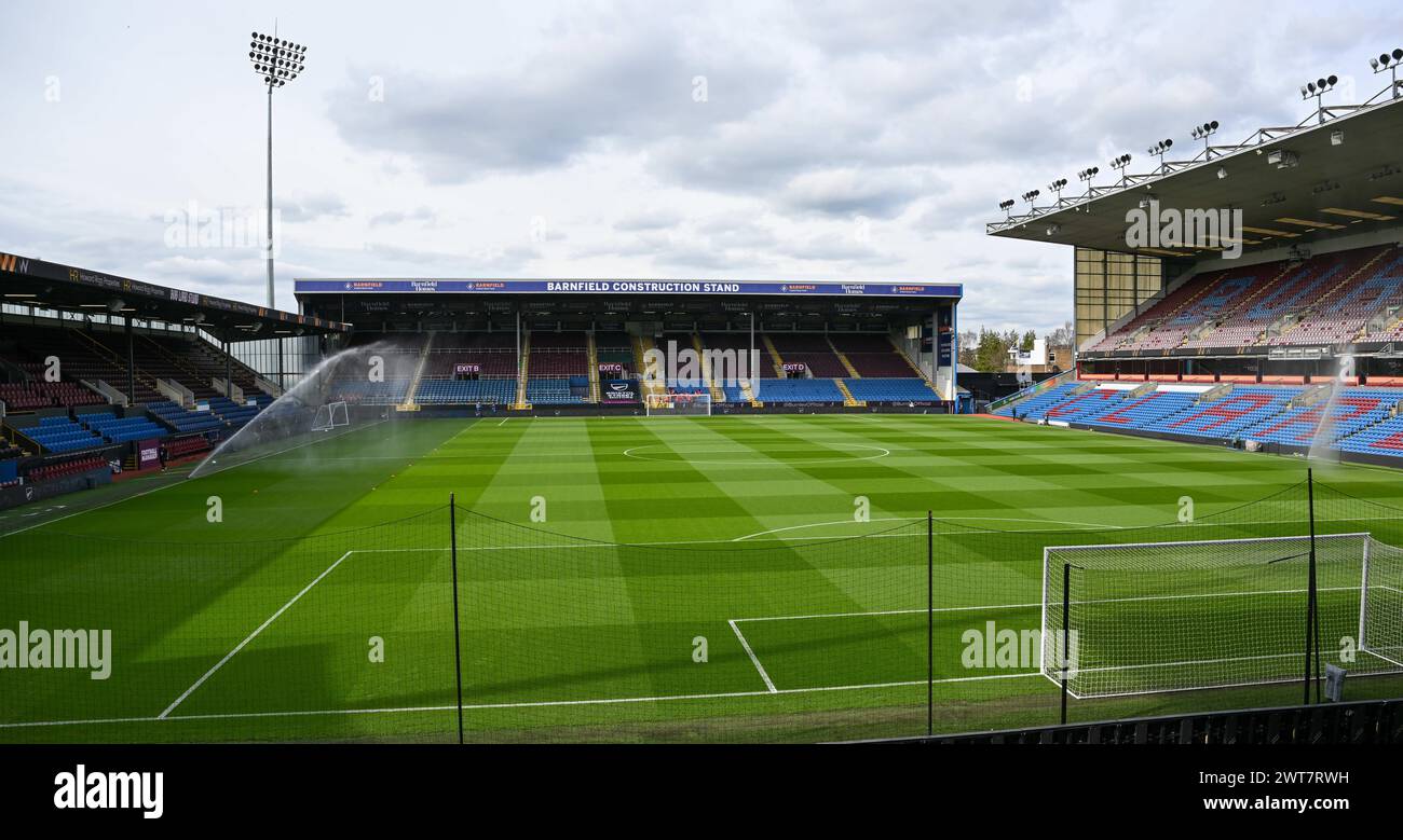 Barnfield hi-res stock photography and images - Alamy