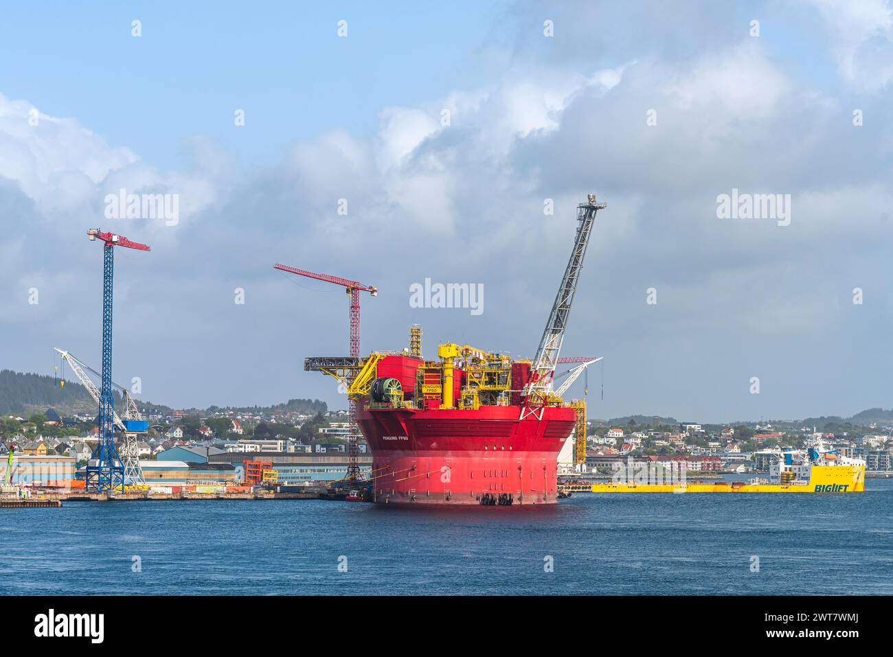 Penguins fpso hi-res stock photography and images - Alamy