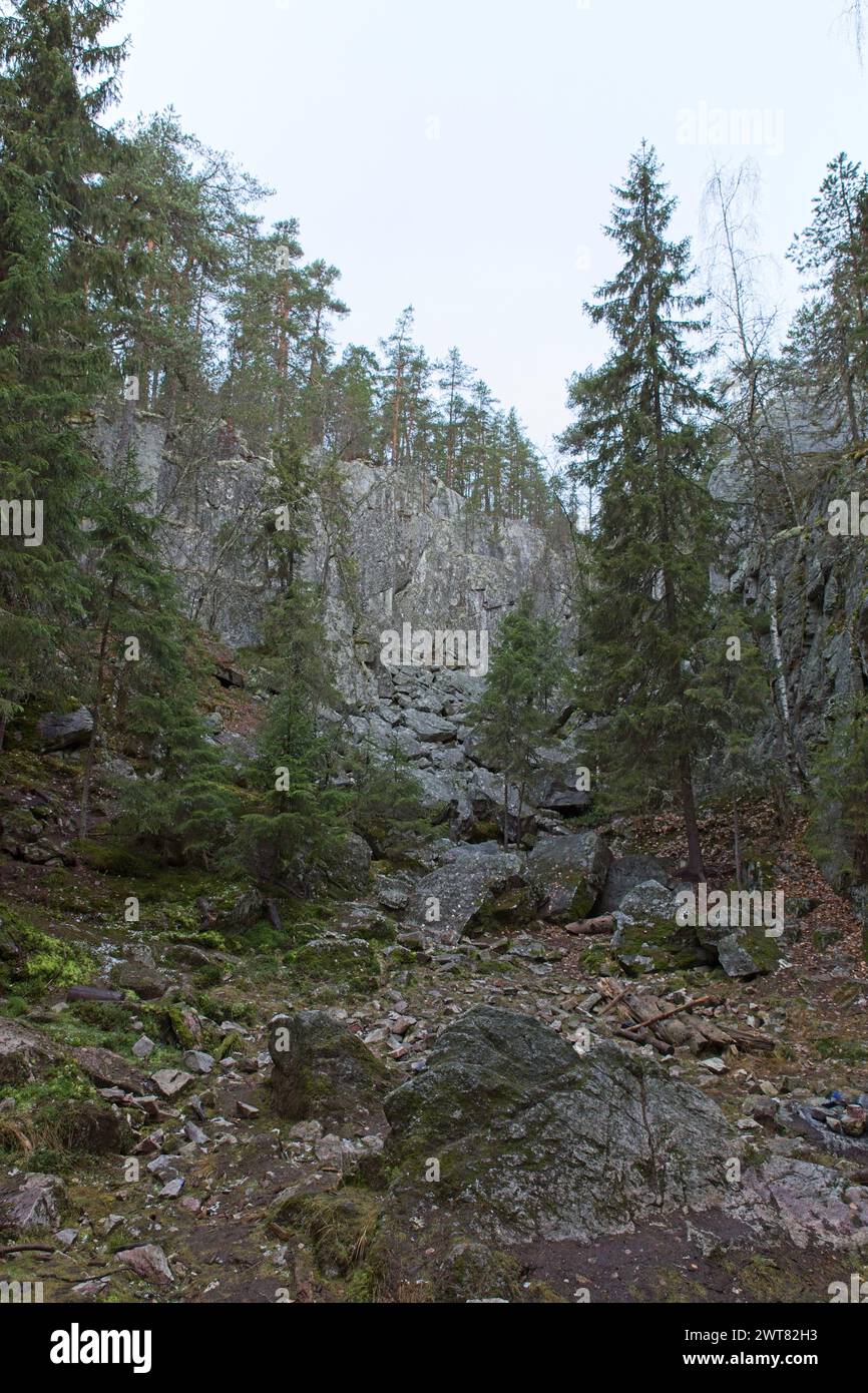 Pirunpesä (Devil´s Nest) is a gorge cutting through the quartzite ...
