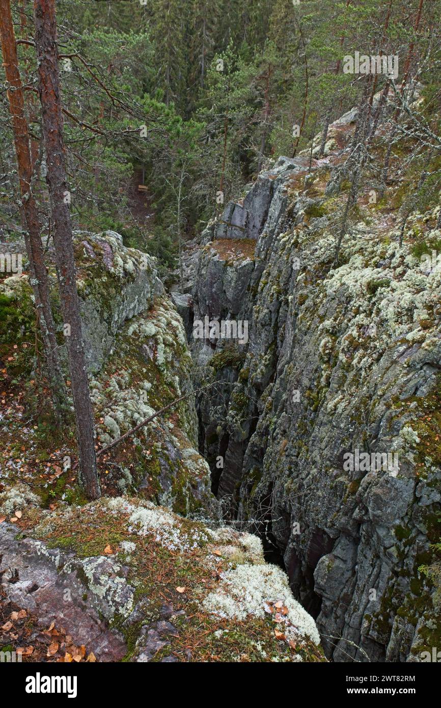 Pirunpesä (Devil´s Nest) is a gorge cutting through the quartzite ...