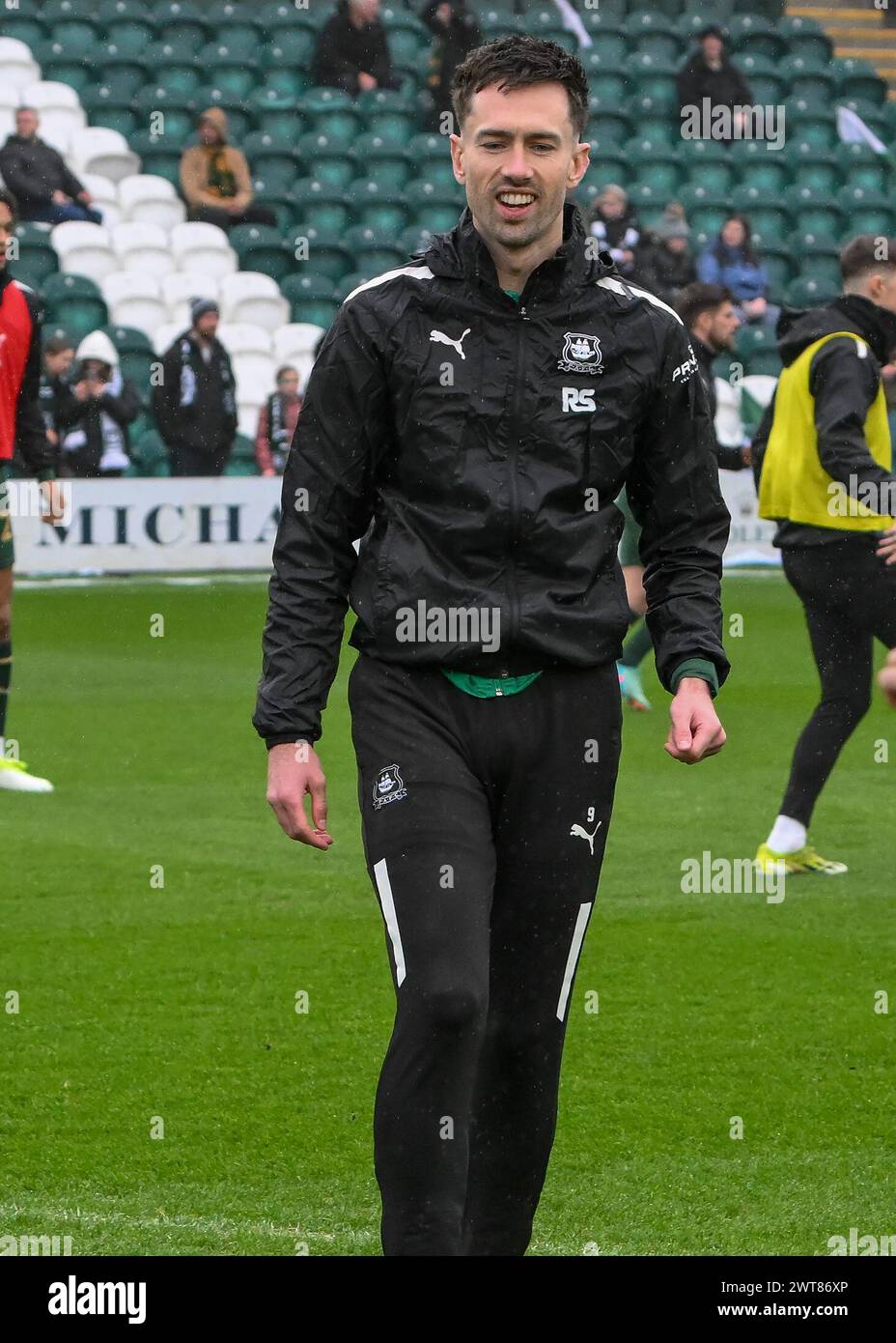 Ryan Hardie of Plymouth Argyle warming up during the Sky Bet ...