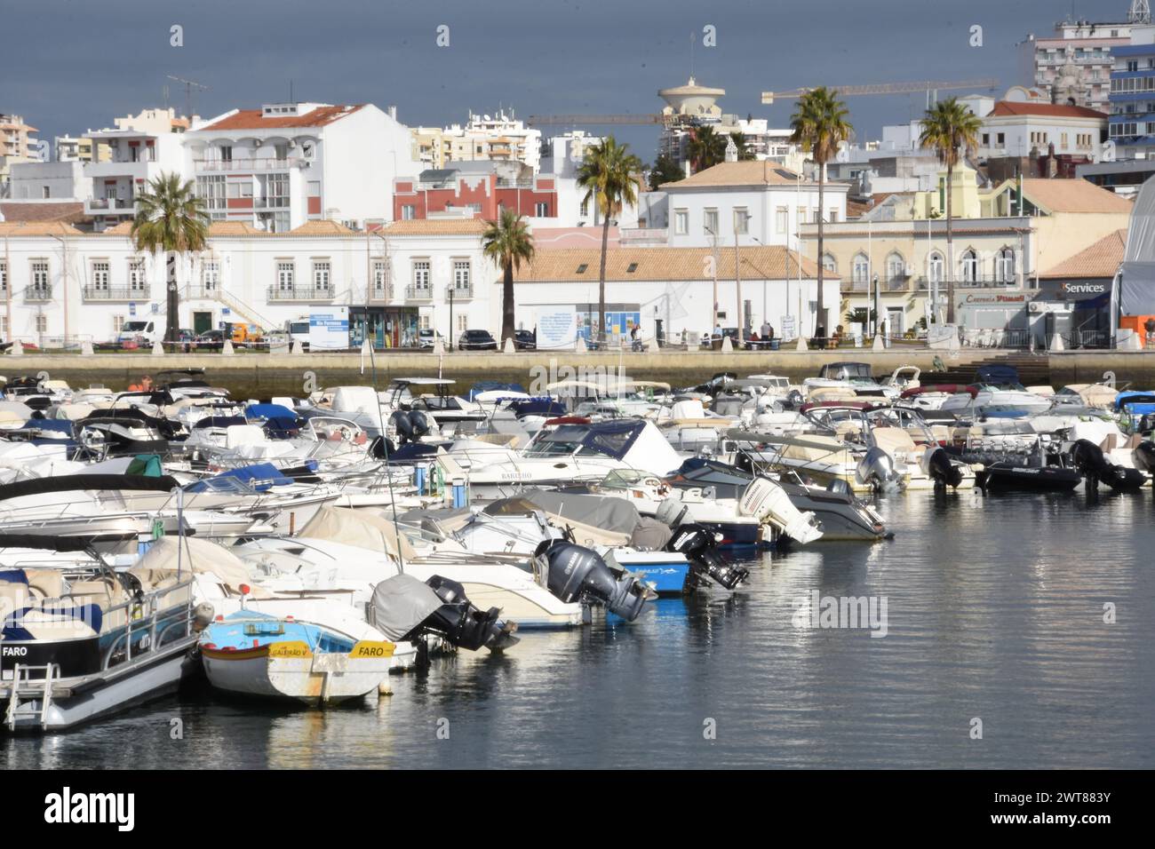 Port de plaisance à Faro, Portugal Stock Photo - Alamy