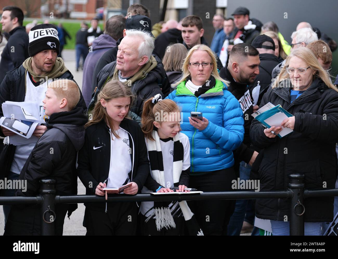 Pride Park, Derby, Derbyshire, UK. 16th Mar, 2024. League One Football ...