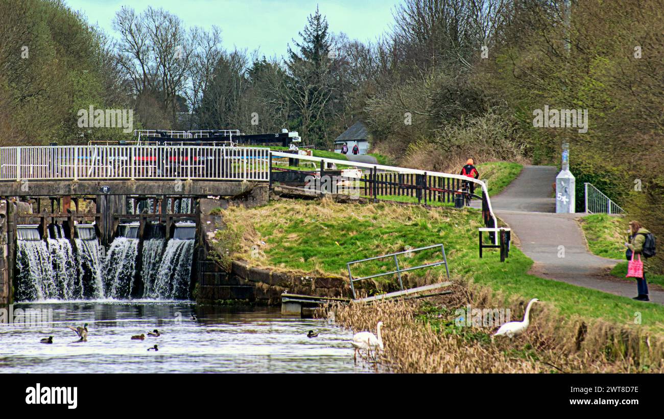 Glasgow, Scotland, UK. 16th March, 2024: UK Weather: Sunny spring ...