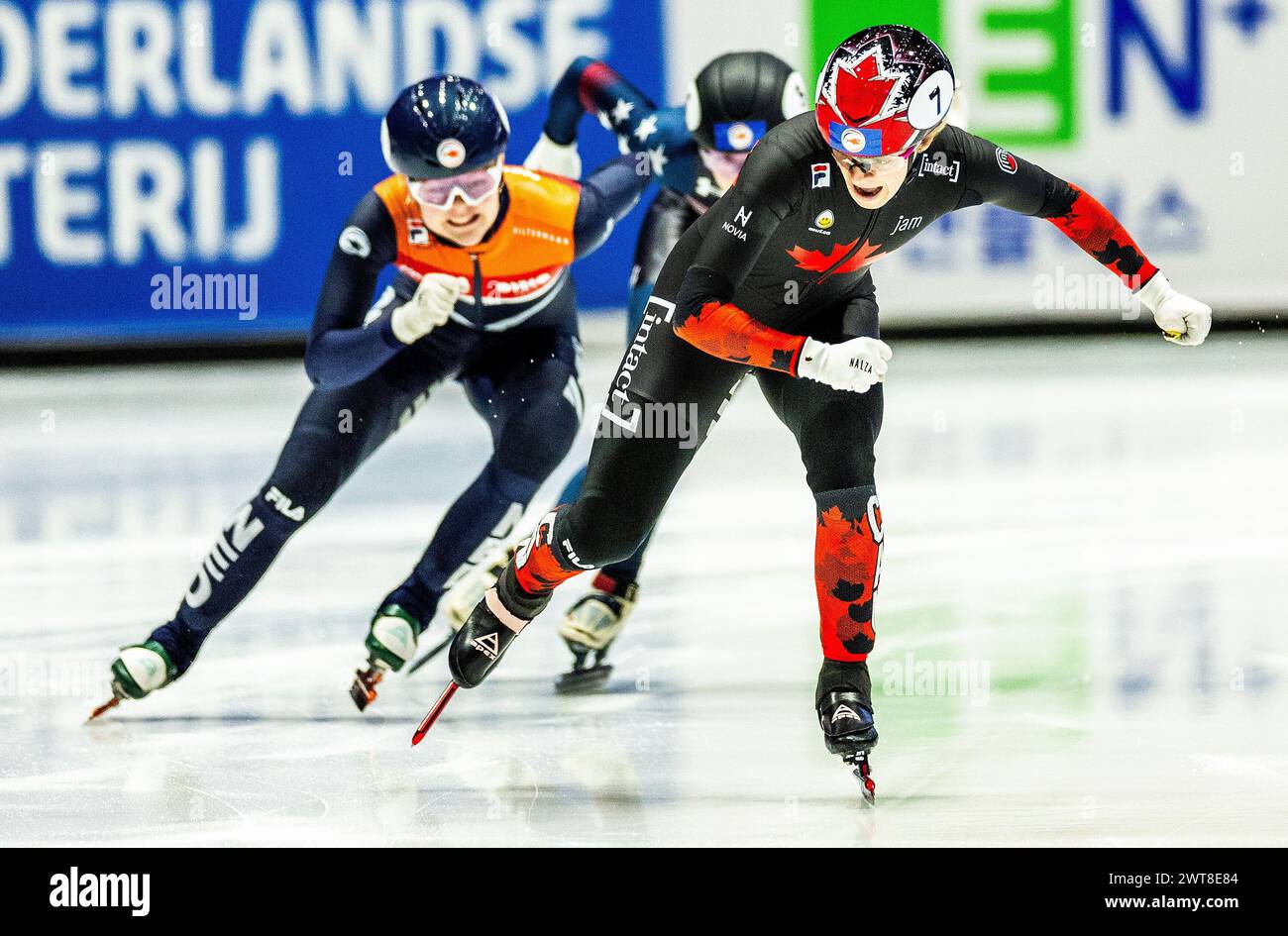ROTTERDAM - Kim Boutin and Xandra Velzeboer during the 500 meter final ...