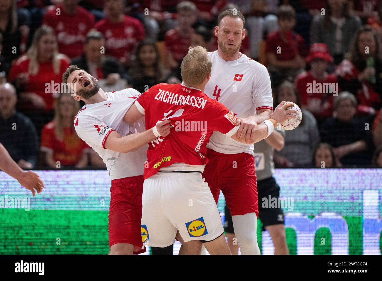 Mens duel hi-res stock photography and images - Alamy