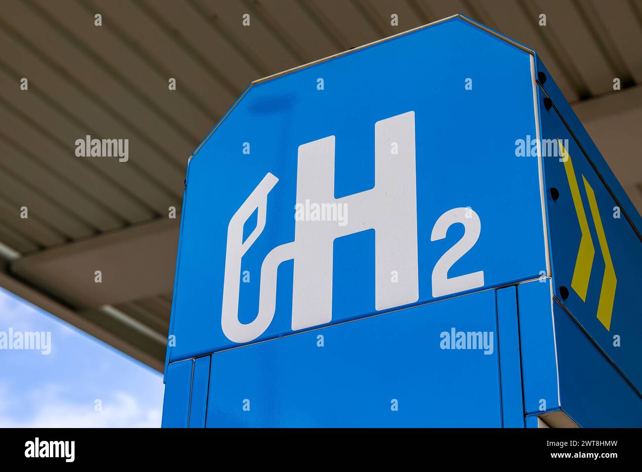 Hydrogen fuel cell pilot hi-res stock photography and images - Alamy