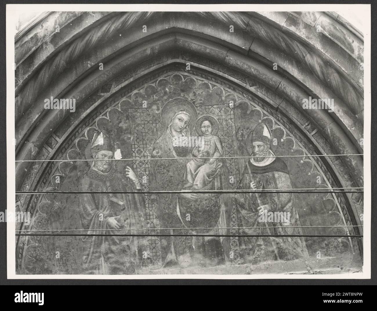 Angles buttresses hi-res stock photography and images - Alamy