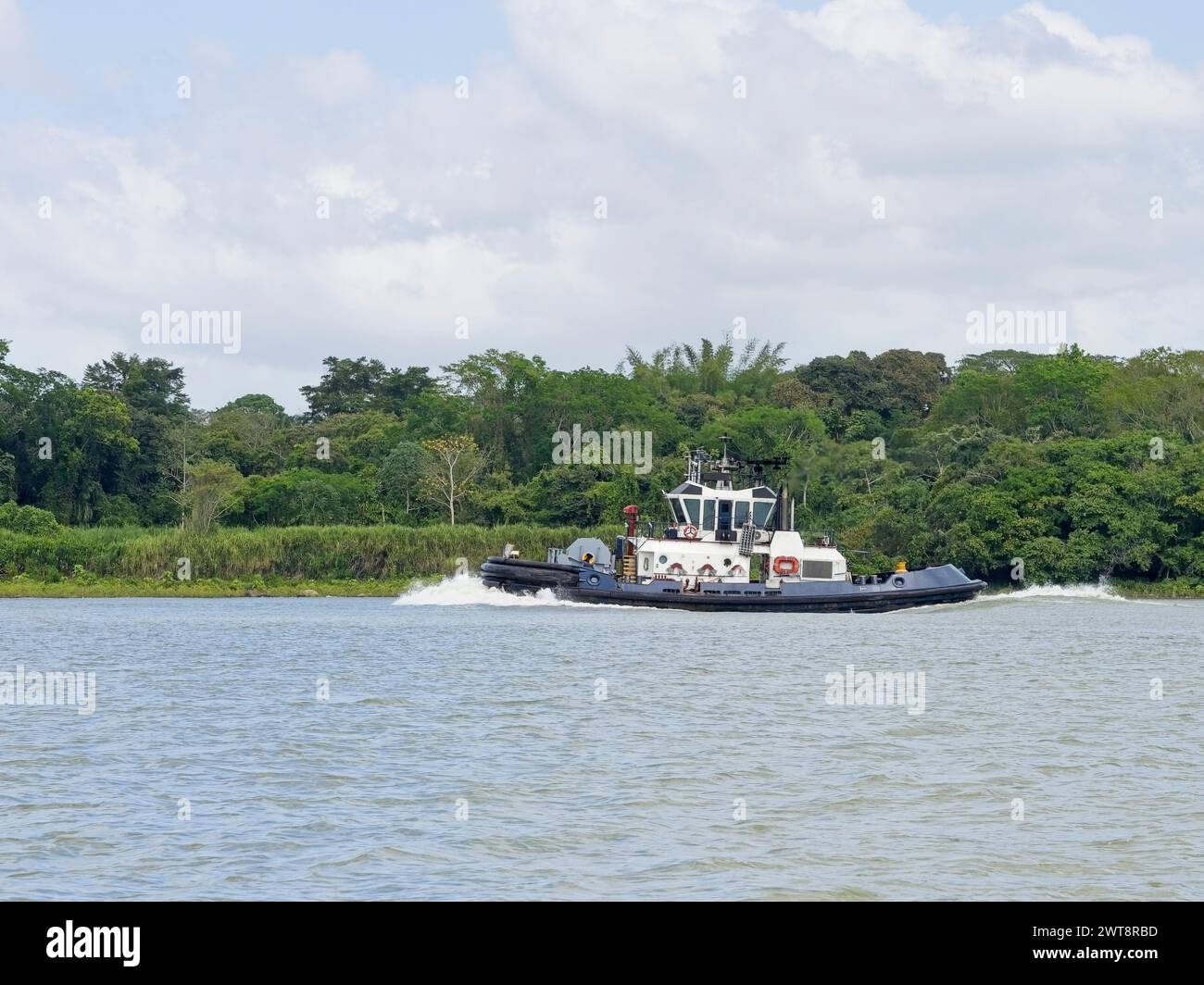 Boat on Lake Gatún (Panama Canal Stock Photo - Alamy