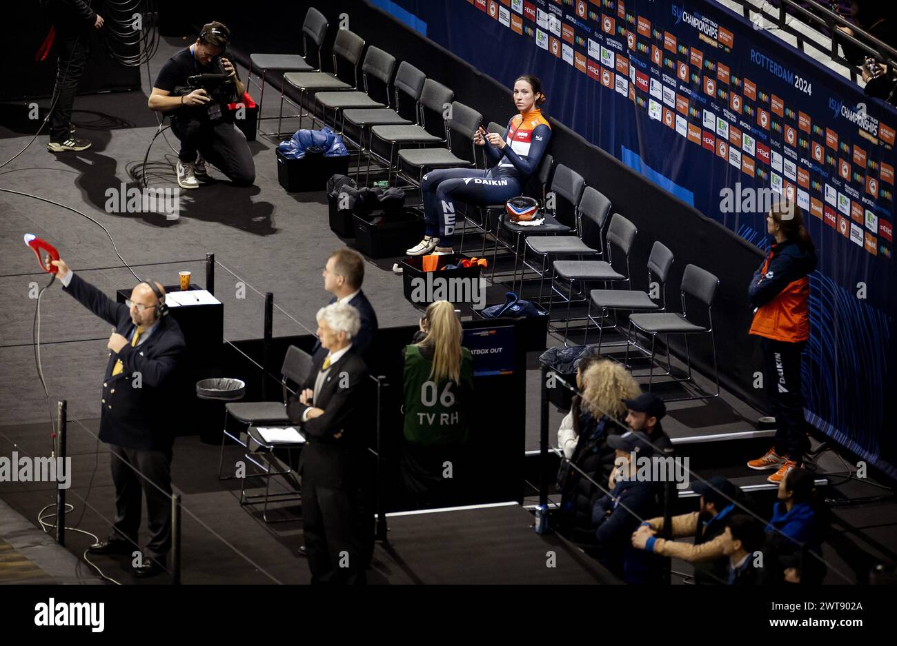 ROTTERDAM - Suzanne Schulting (NED) during the 500 meters women's semi ...