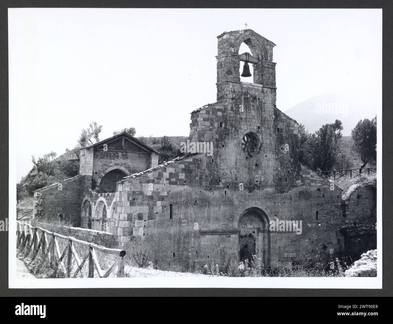 Abruzzo L'Aquila Bussi sul Tirino S. Maria di Cartignano. Hutzel, Max ...