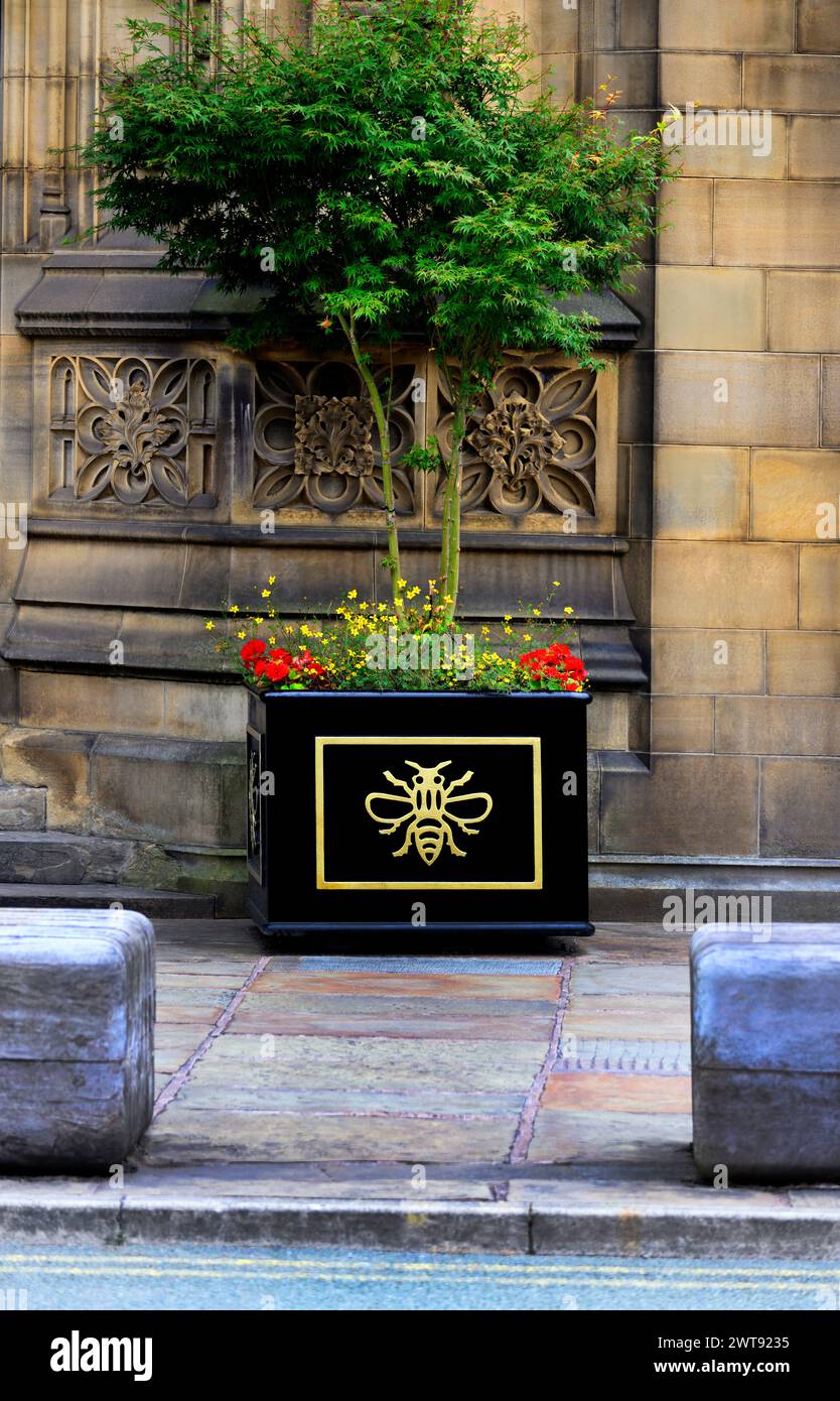 Manchester symbol hi-res stock photography and images - Alamy