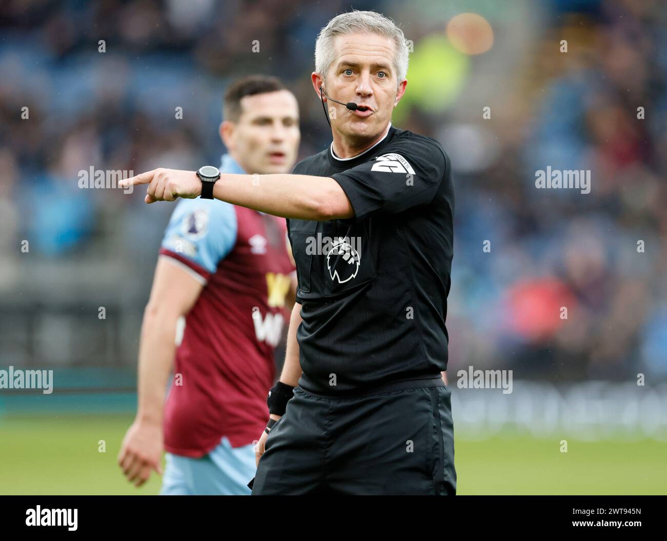 Referee Darren Bond during the Premier League match at Turf Moor ...