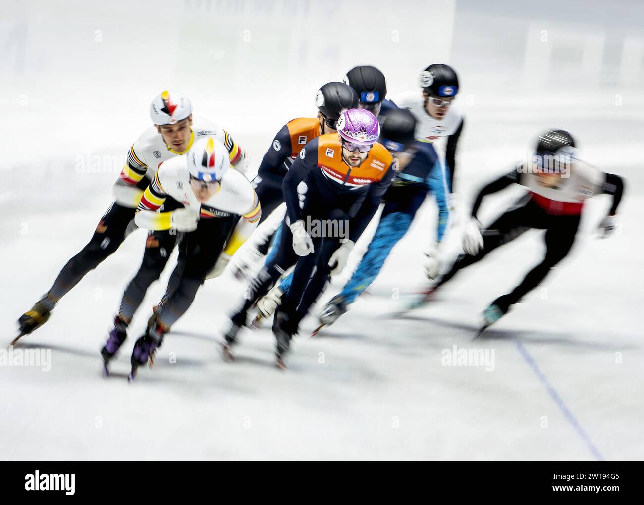 ROTTERDAM - Itzhak de Laat (NED) during the semi-final 5000 meter relay ...