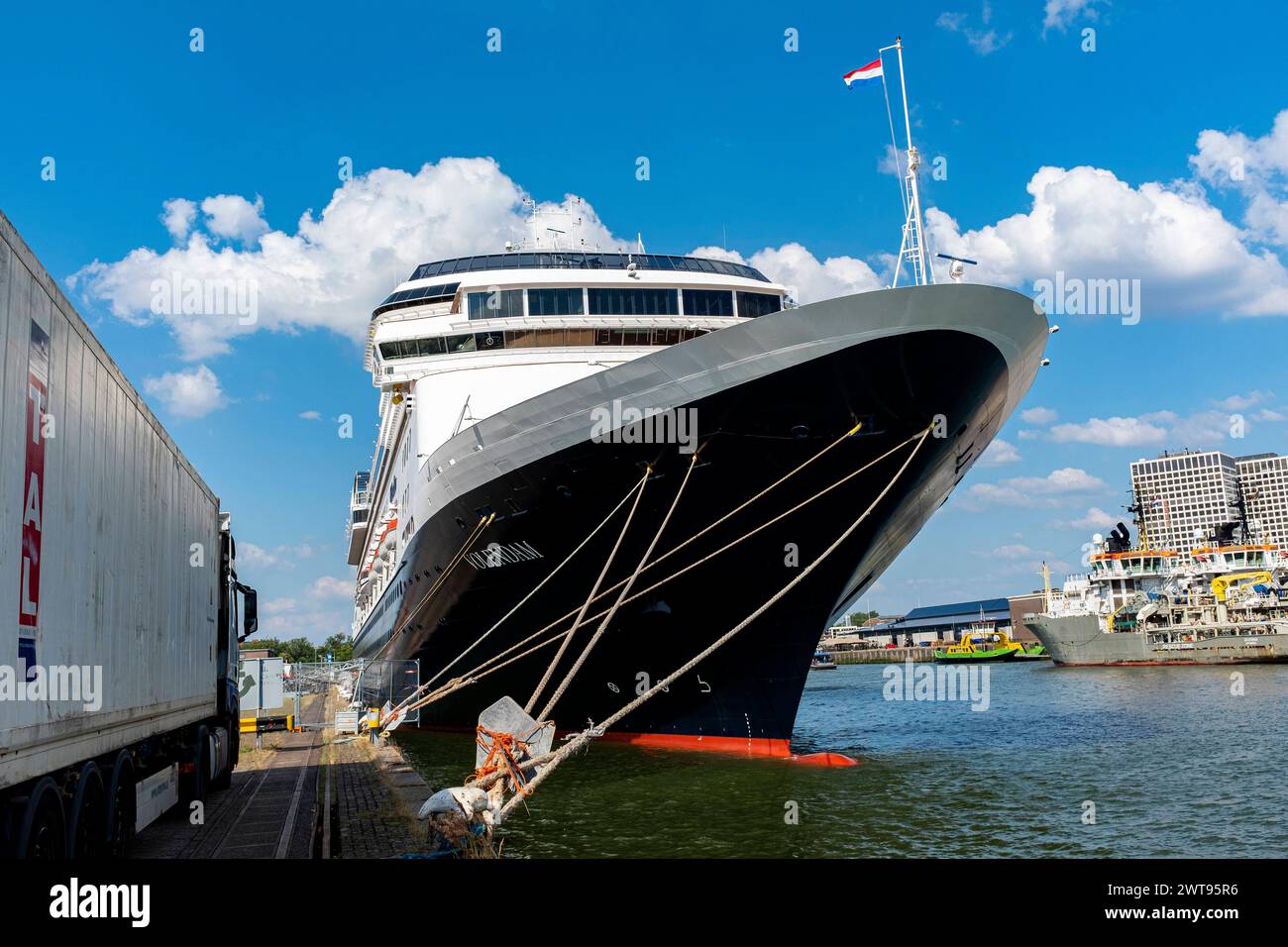 Temporay housing hi-res stock photography and images - Alamy
