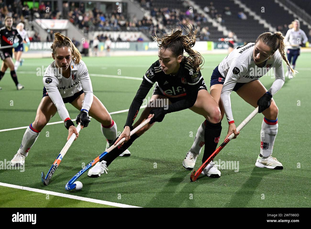 AMSTELVEEN - (l-r) Lisa Post of SCHC, Fay van der Elst of AHBC ...