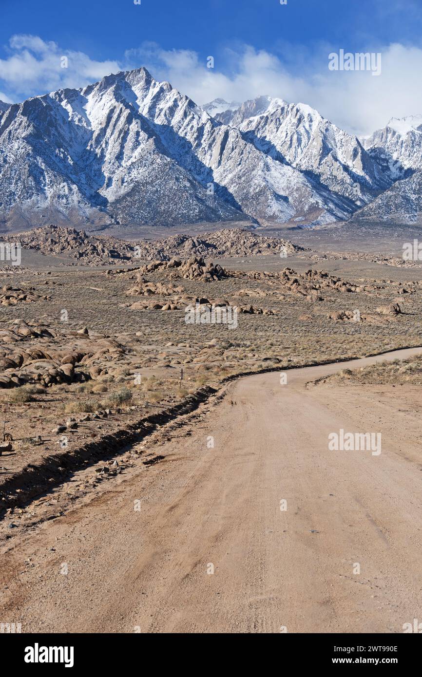 Eastern sierra nevada lone hi-res stock photography and images - Alamy