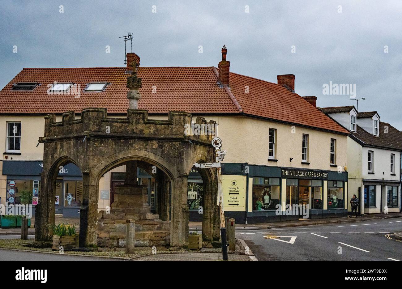 Cheddar cross monument, Cheddar Village, Somerset. UK Stock Photo - Alamy