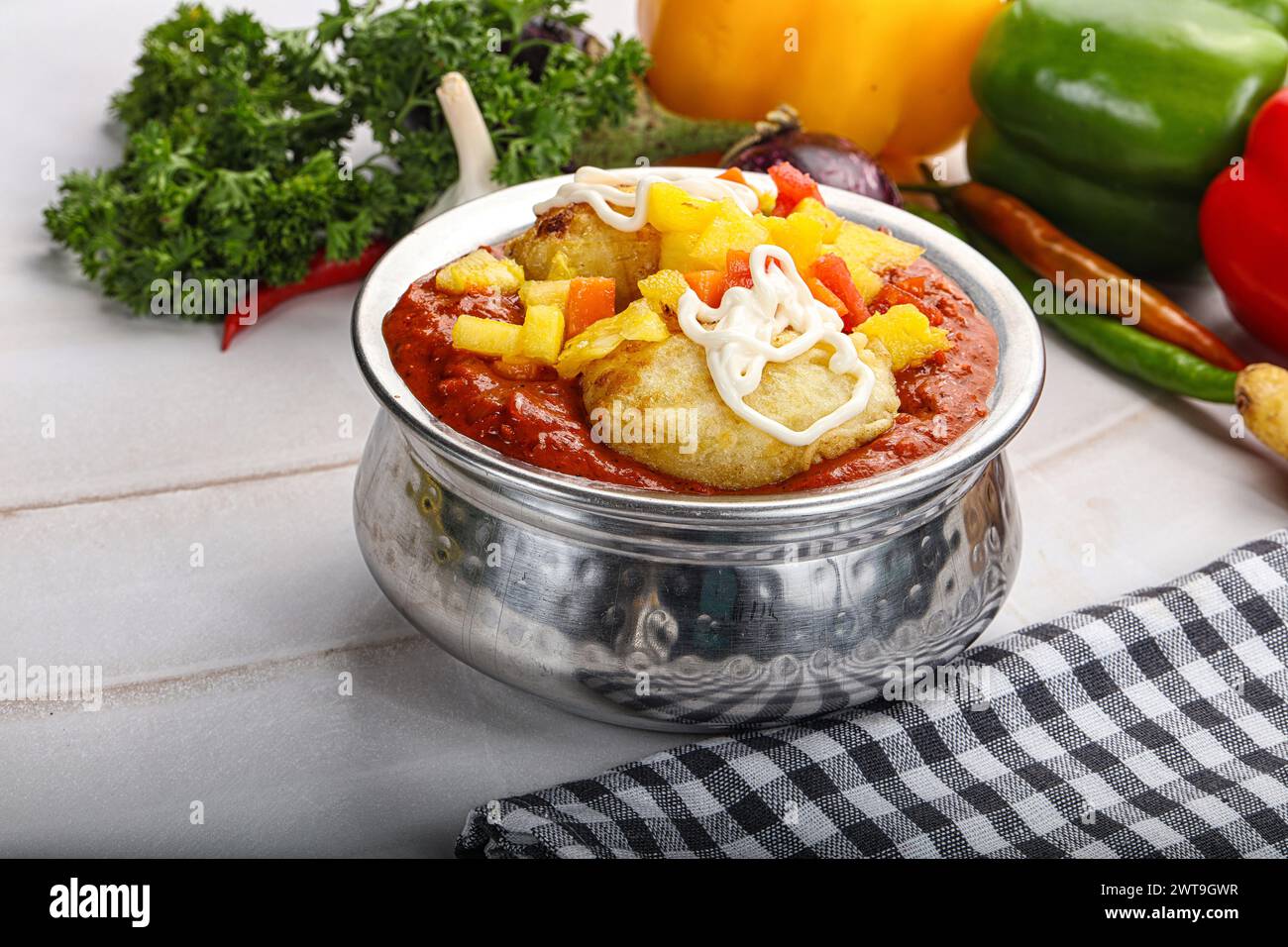 Indian cuisine Kashmari aloo dum potato Stock Photo - Alamy