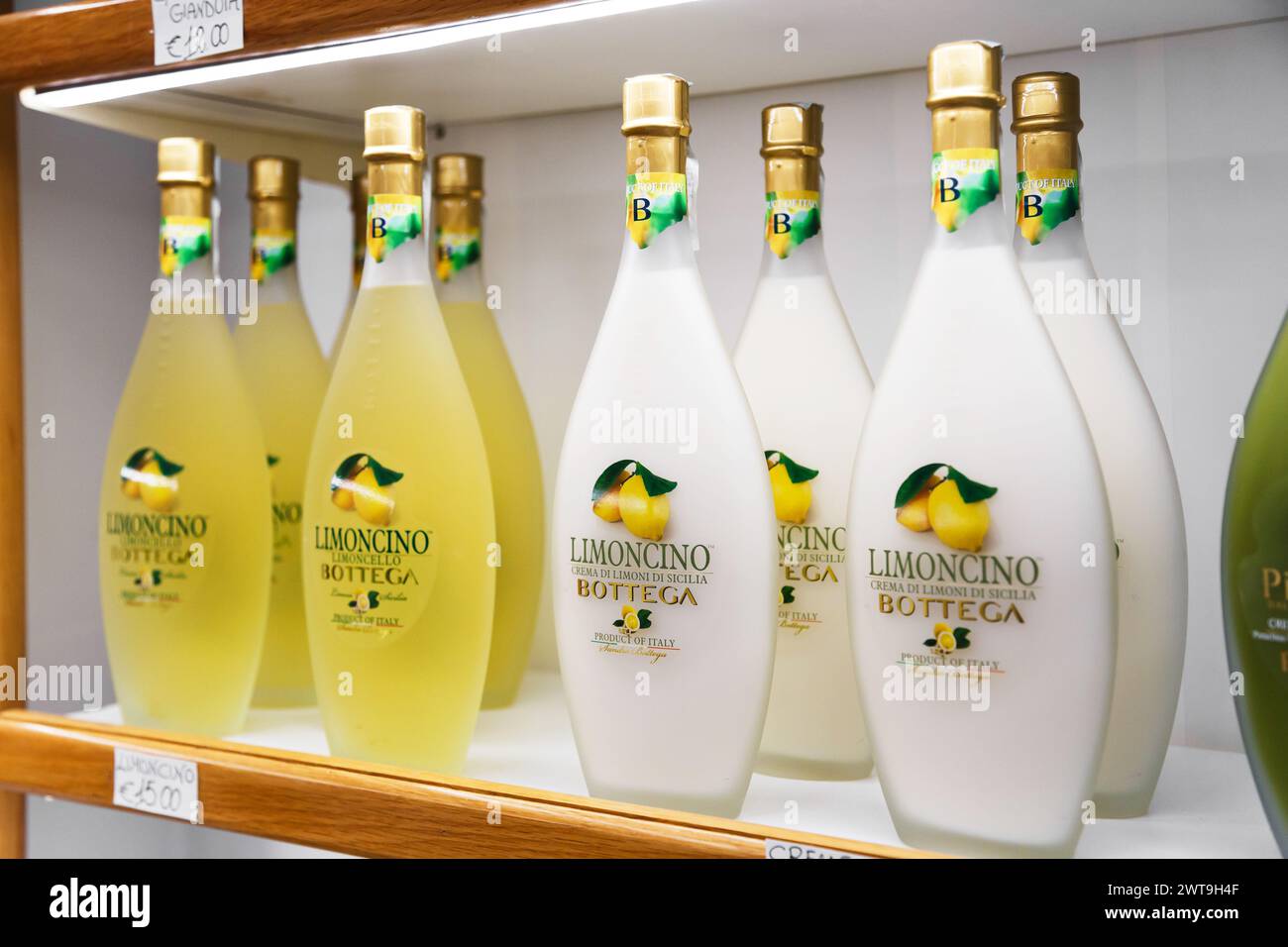 Crema di limoni hi-res stock photography and images - Alamy