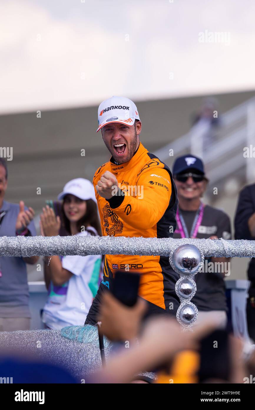 BIRD Sam (gbr), NEOM McLaren Formula E Team, Nissan e-4ORCE 04 ...