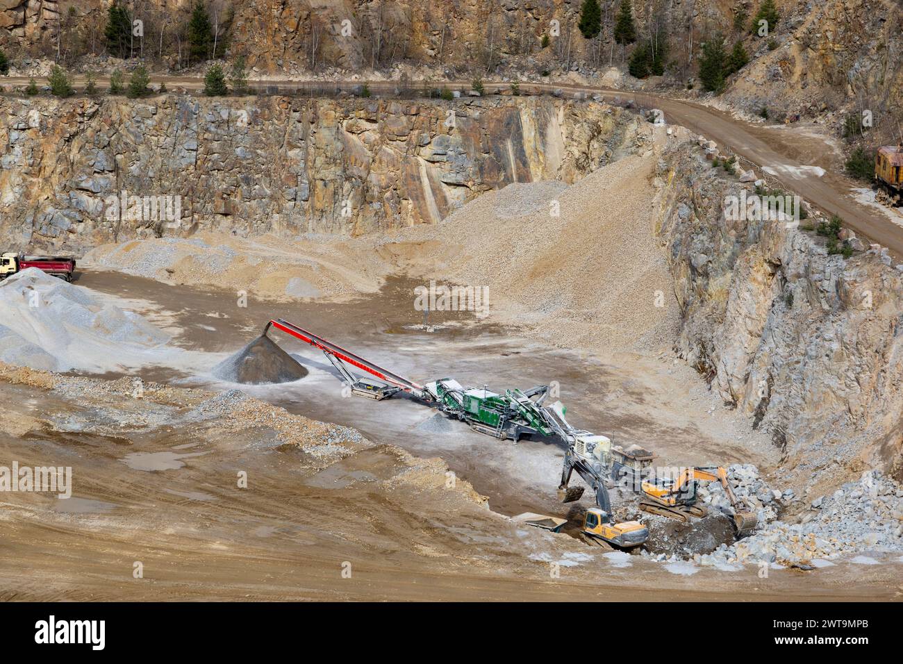 Vehicle extraction hi-res stock photography and images - Alamy