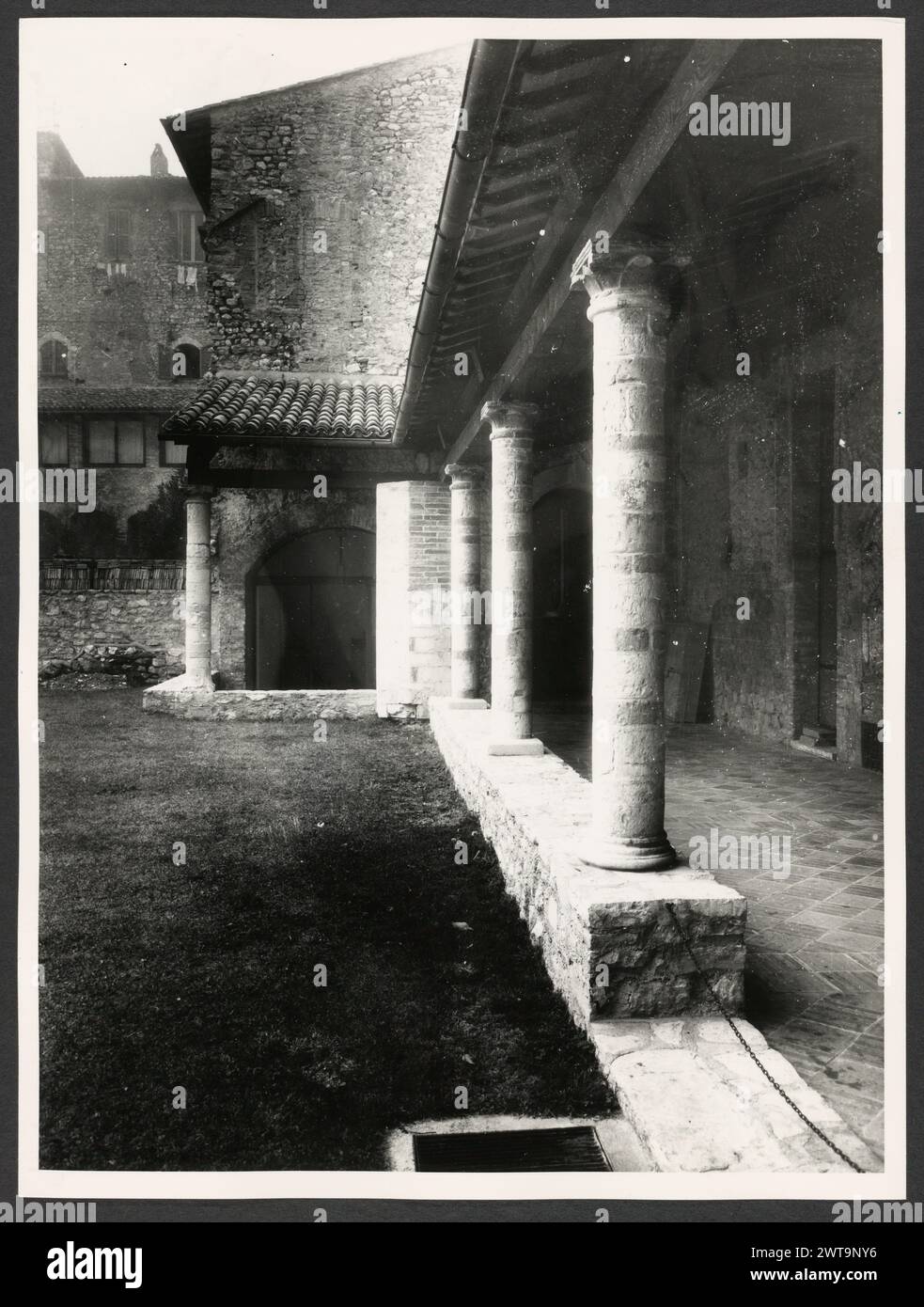 Angles buttresses hi-res stock photography and images - Alamy