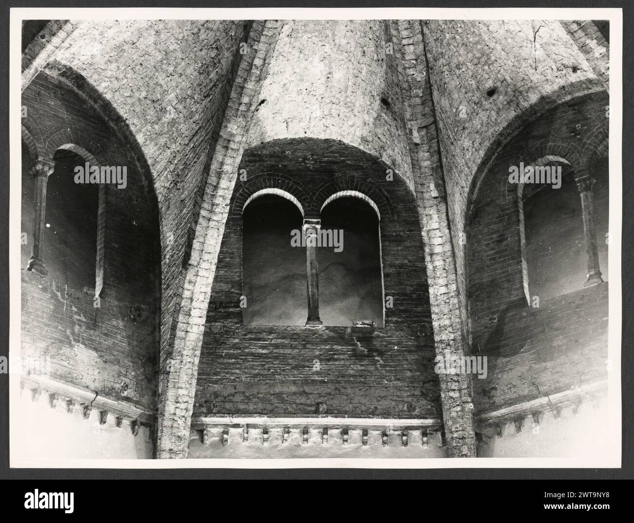 Angles buttresses hi-res stock photography and images - Alamy