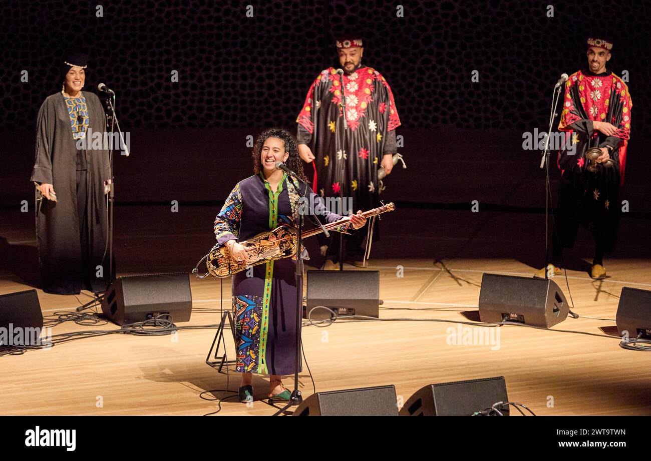 Binnenspiesslaute hi-res stock photography and images - Alamy