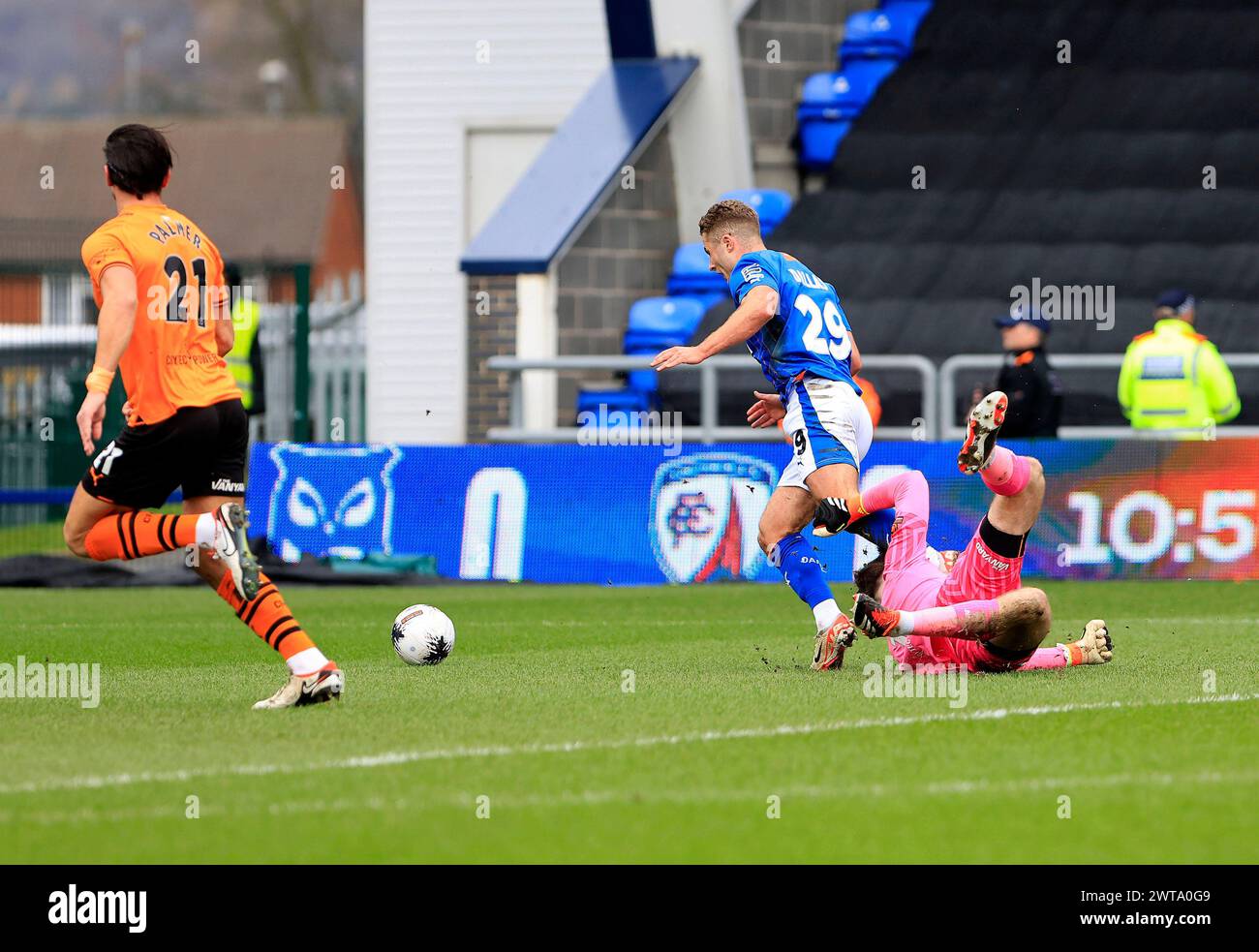 Harry tyrer chesterfield hi-res stock photography and images - Alamy