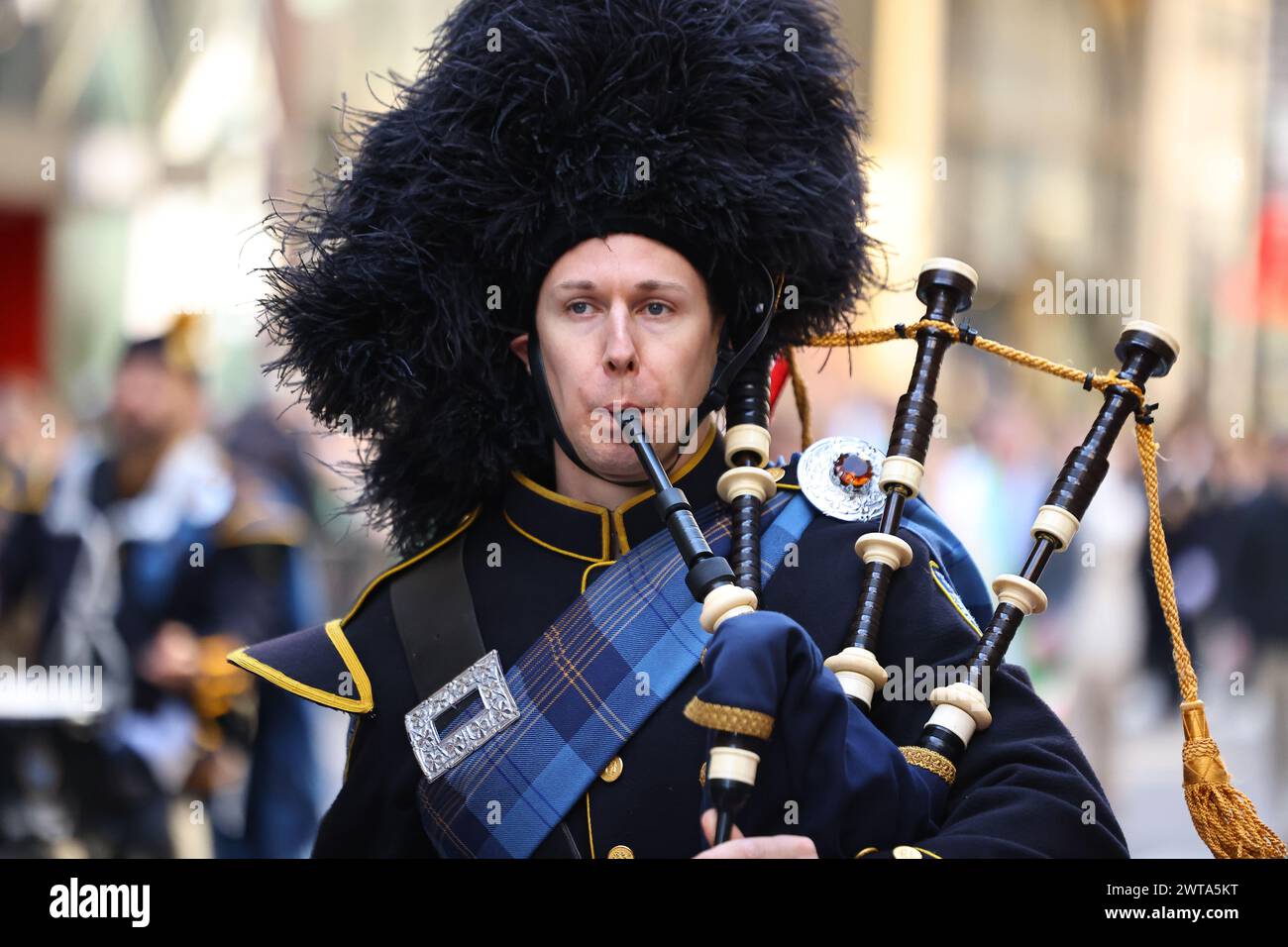 New York - New Jersey Port Authority Pipes and Drums march in the St ...