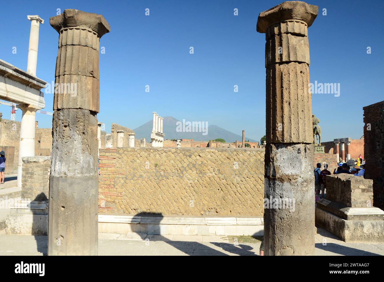 Ancient roman city of Pompeii in the shadow of Mount Vesuvius Stock ...