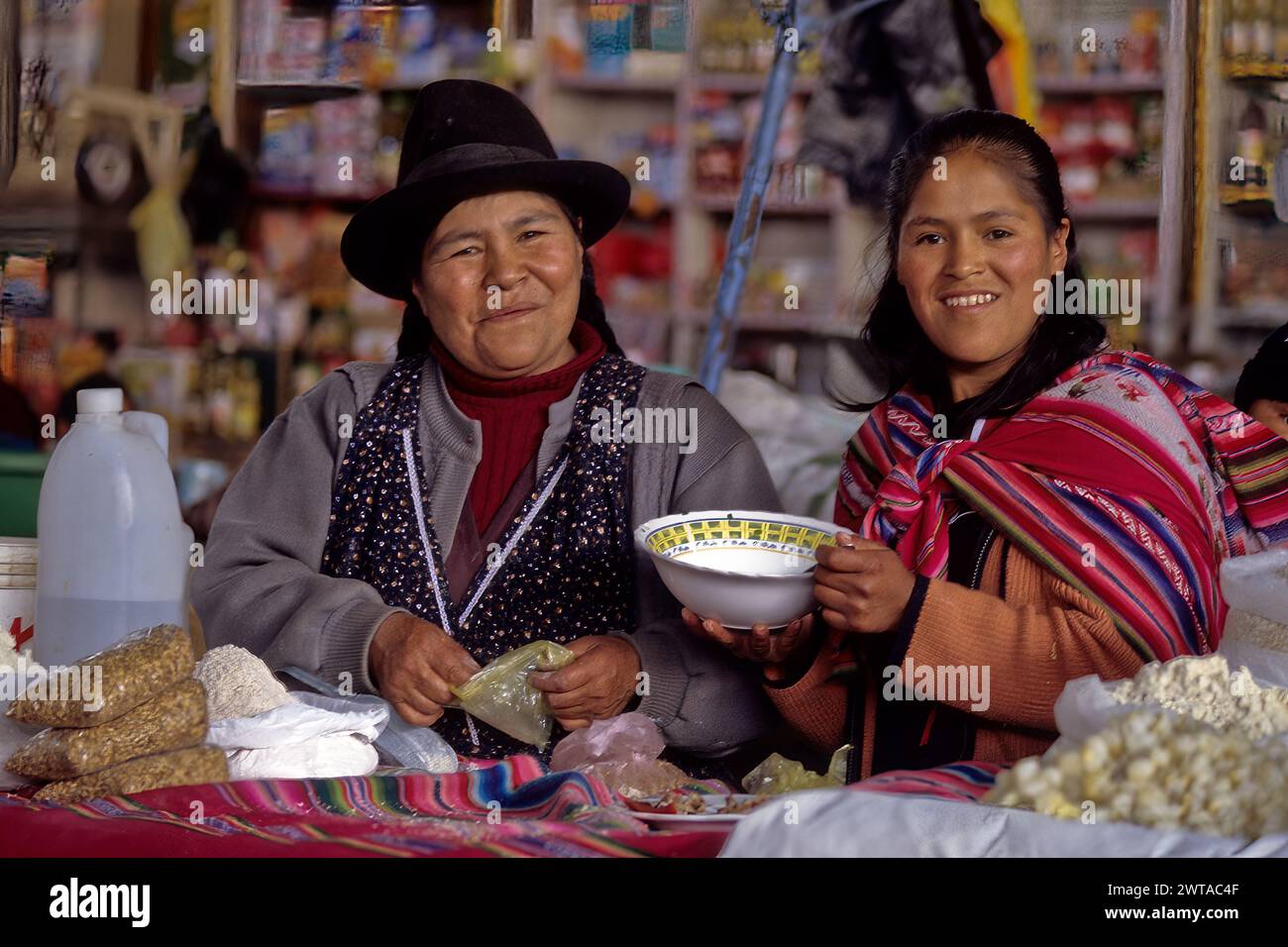Amerindian women hi-res stock photography and images - Alamy