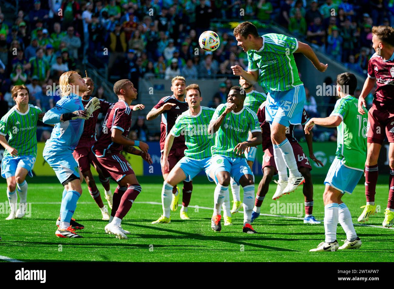 Seattle Sounders defender Jackson Ragen (25) redirects the ball during ...