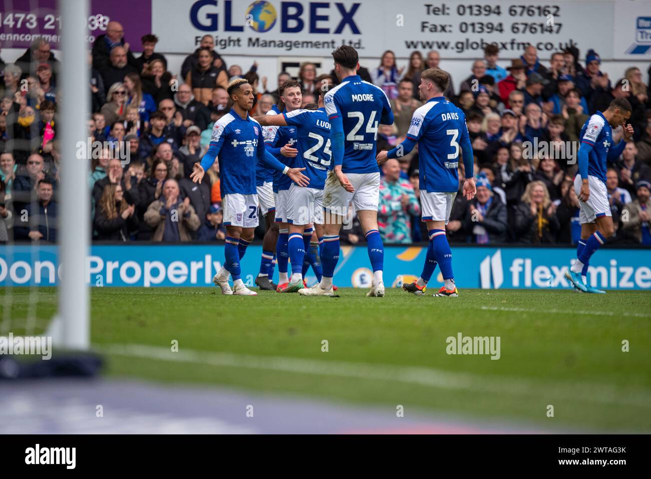 Nathan Broadhead of Ipswich Town celebrates with teammates after making ...