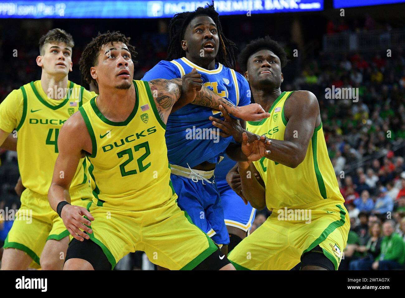 LAS VEGAS, NV - MARCH 14: Oregon Ducks guard Jadrian Tracey (22) boxes ...