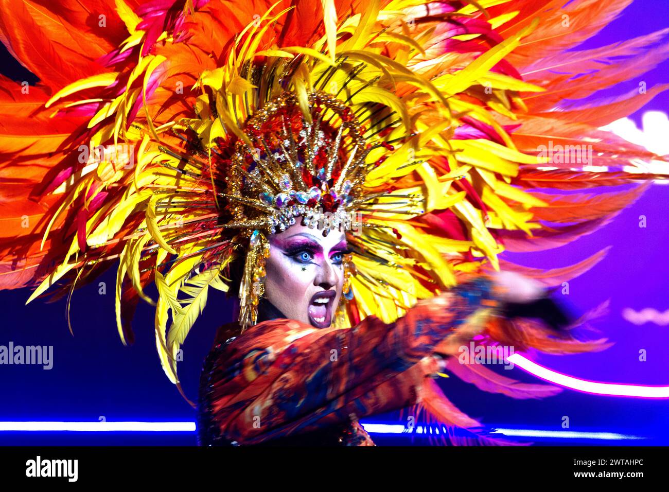 Drag sira hi-res stock photography and images - Alamy