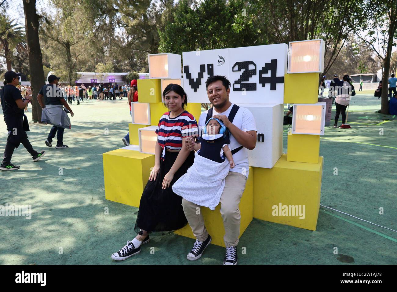 Nicolhe Reyes, 25, and Alex Castillo, 29, and their six-month-old baby ...