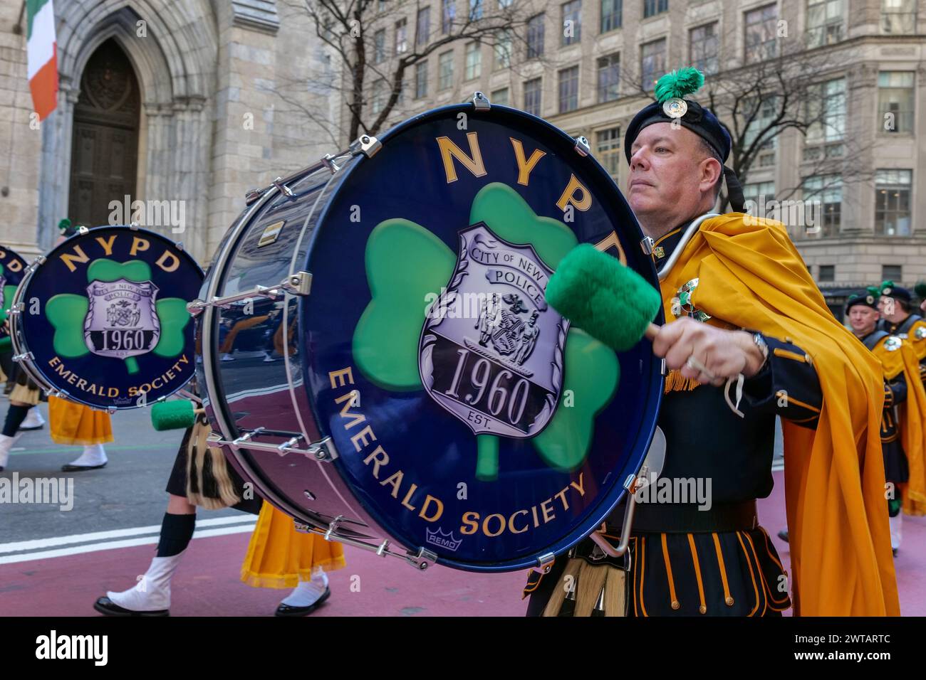 Nypd emerald society hi-res stock photography and images - Alamy