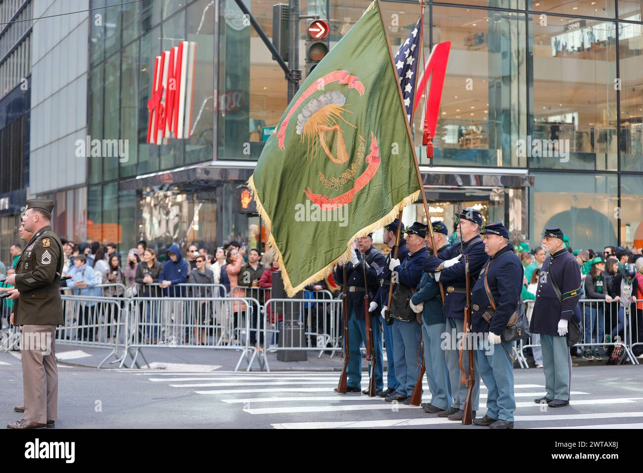 69th fighting irish brigade flag hi-res stock photography and images ...