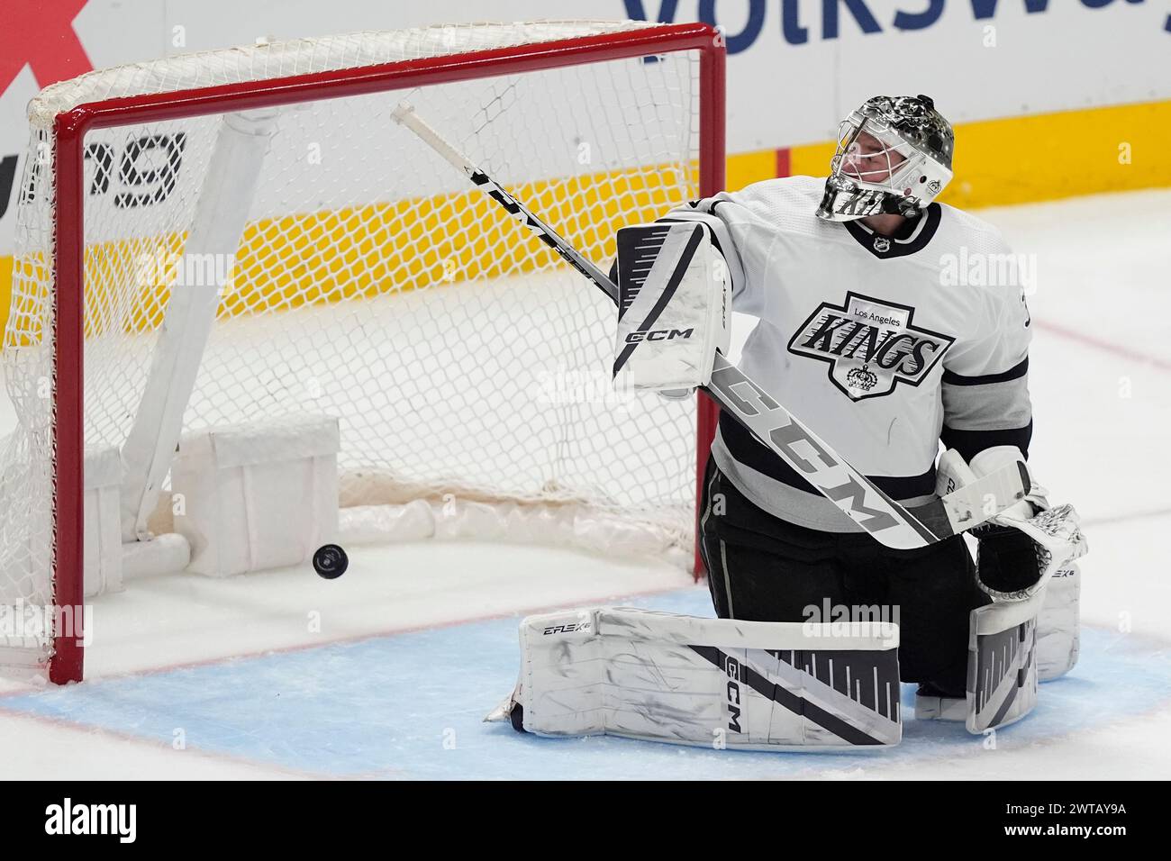 Los Angeles Kings goaltender David Rittich allows a goal by Dallas ...