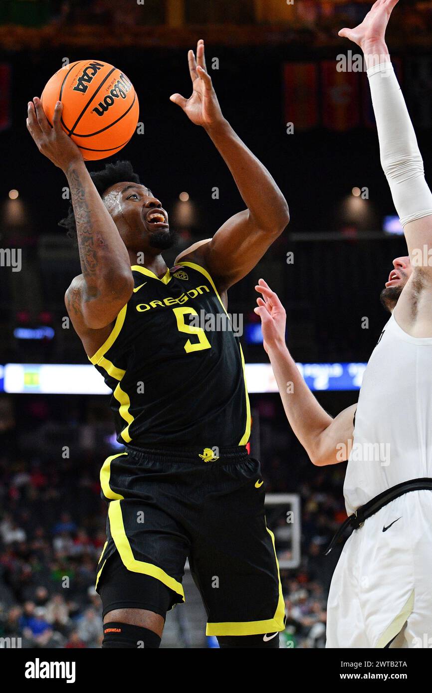 LAS VEGAS, NV - MARCH 16: Oregon Ducks guard Jermaine Couisnard (5 ...